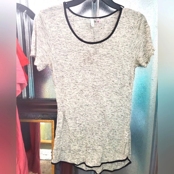 Derek Heart | Tops | Derek Heart Tshirt | Poshmark